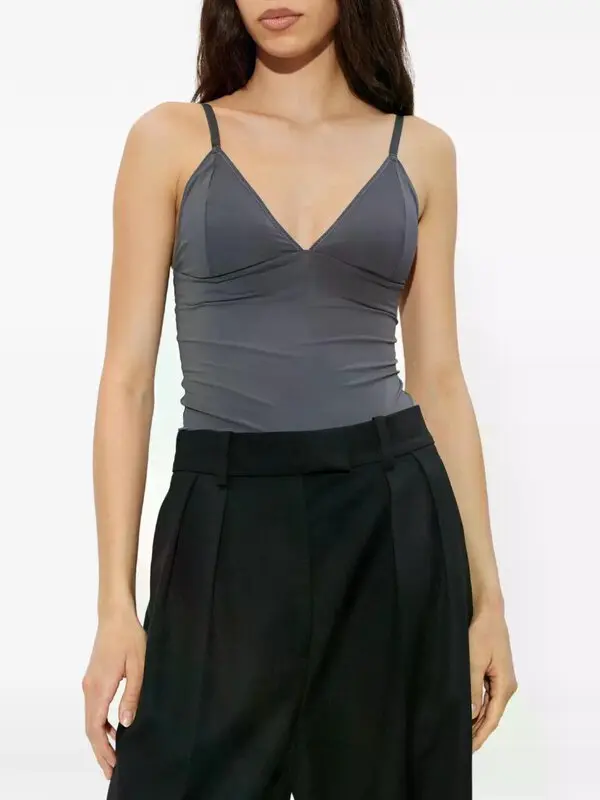GESTUZ Camigz V-neck Top - Grey