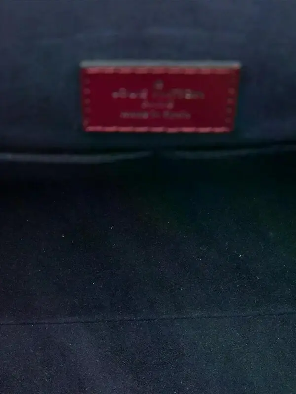 LOUIS VUITTON 2018 Epi Cluny Bb Satchel
