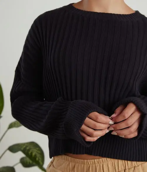 KNOWN SUPPLY Diamond Sweater - Black