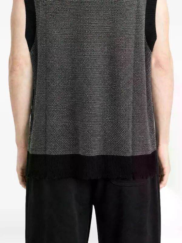 ZIGGY CHEN Button-up Knitted Sleeveless Cardigan