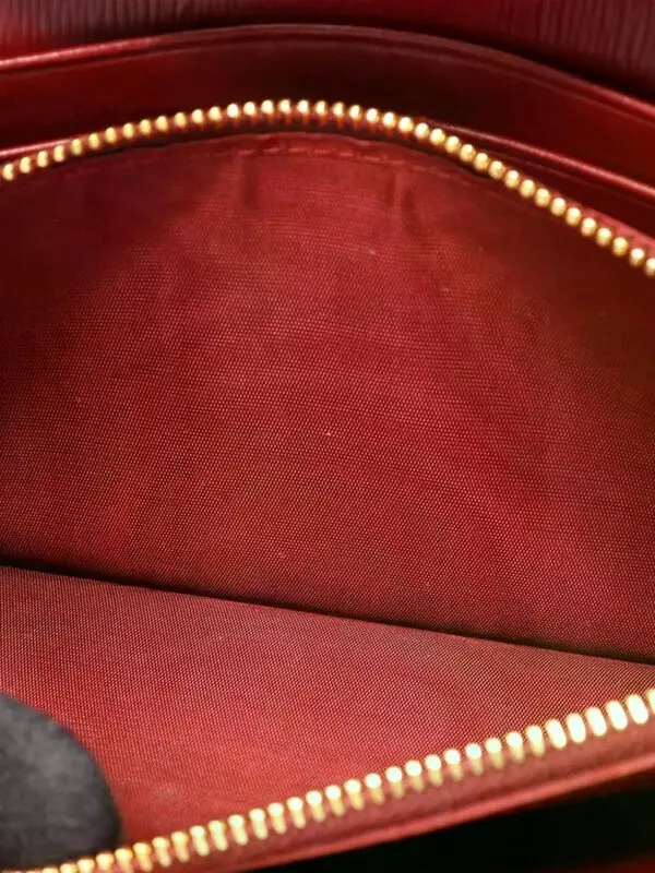 Prada 2013-2026 Vitello Move Wallet On Chain Crossbody Bag