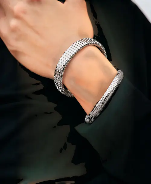 RETRO CHIC Gladiator Minimalist Bracelet