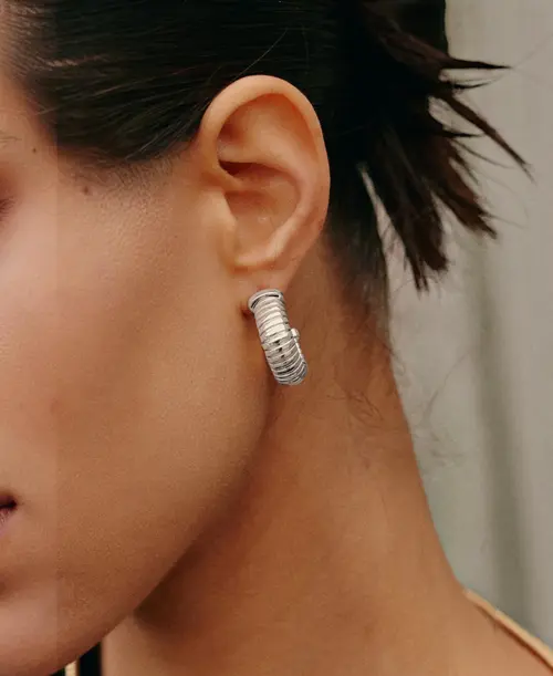 RETRO CHIC Minimalist Hoop Earrings
