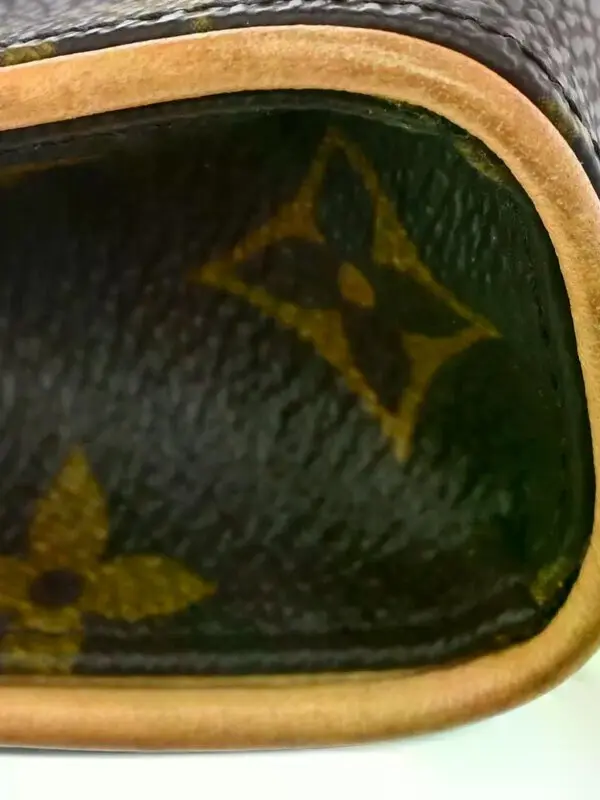 LOUIS VUITTON 2003 Pochette Florentine Belt Bag