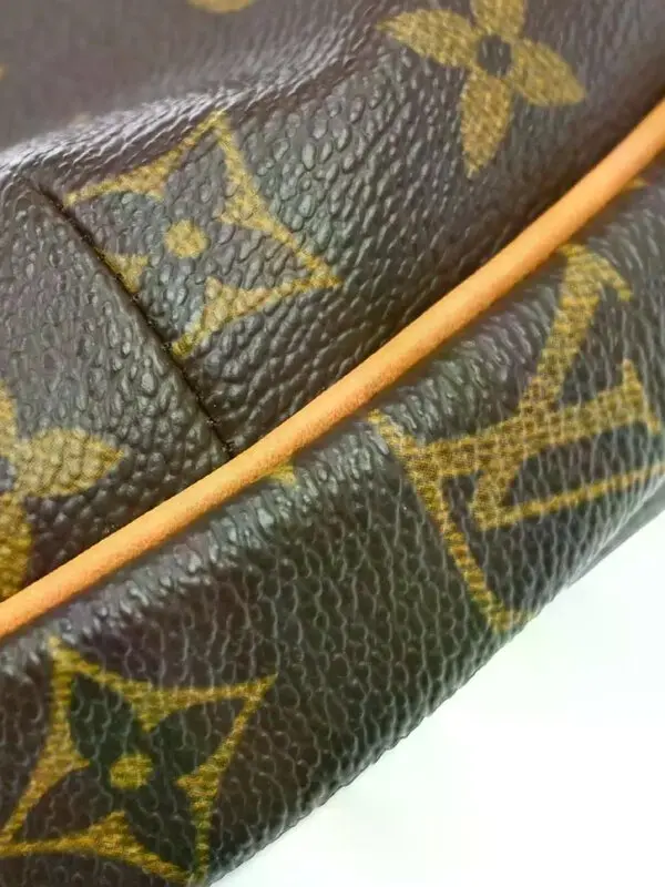 LOUIS VUITTON 2002 Monogram Croissant Shoulder Bag