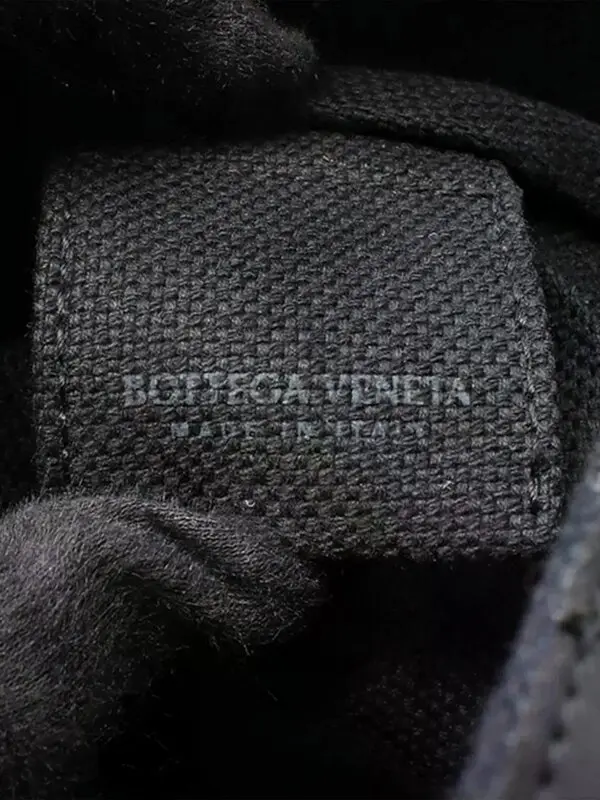 Bottega Veneta 2000-2026 Rubber Intrecciato Satchel