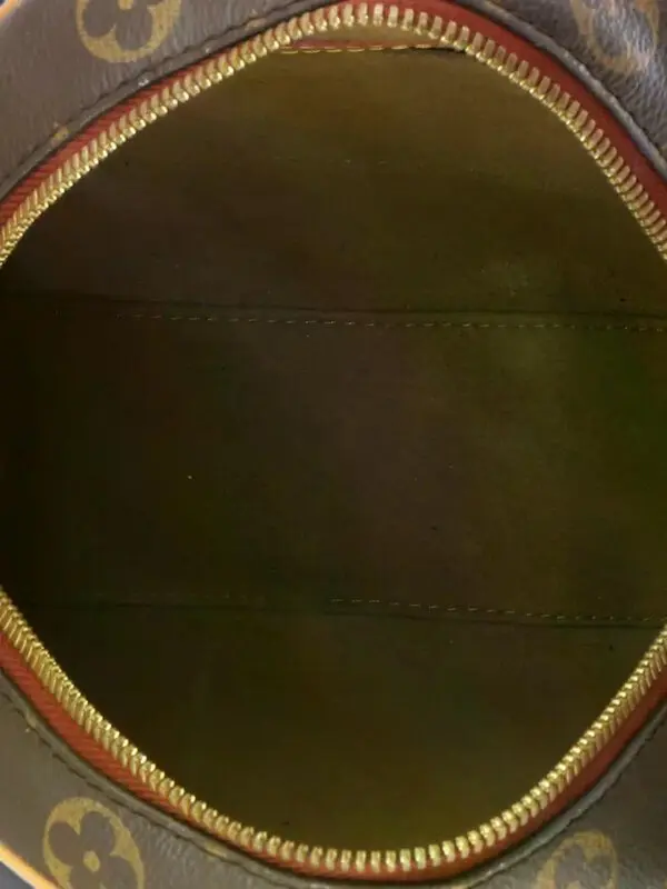 LOUIS VUITTON Boite Chapeau Souple Bag Monogram Canvas Mm Shoulder Bag