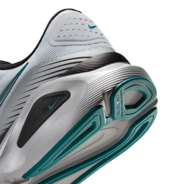 Nike Structure 26 Road Running Shoes
