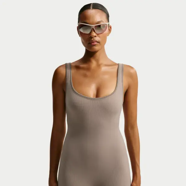 Nike Skims Ribbed Seamless Scoop-neck 5" Bodysuit