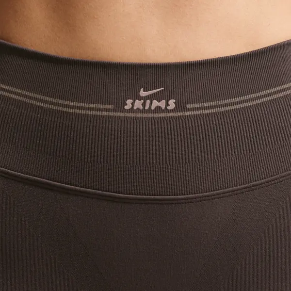 Nike Skims Ribbed Seamless 5" Shorts