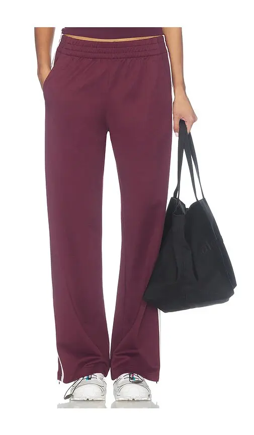 Beyond Yoga That Tracks Pant In Burgundy