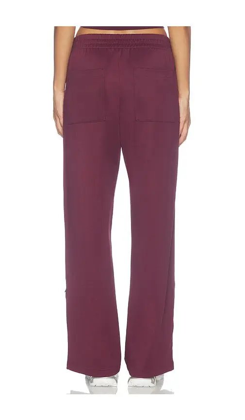 Beyond Yoga That Tracks Pant In Burgundy