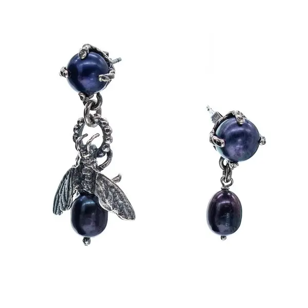 GEM KINGDOM Black Pearl Bee My Honey Earrings Silver - Black/silver