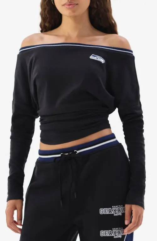 OFF SEASON Off The Shouldered Long Sleeve Top - Black