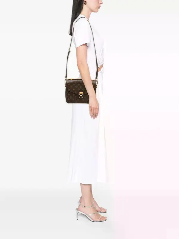 LOUIS VUITTON 2016 Monogram Pochette Metis Satchel