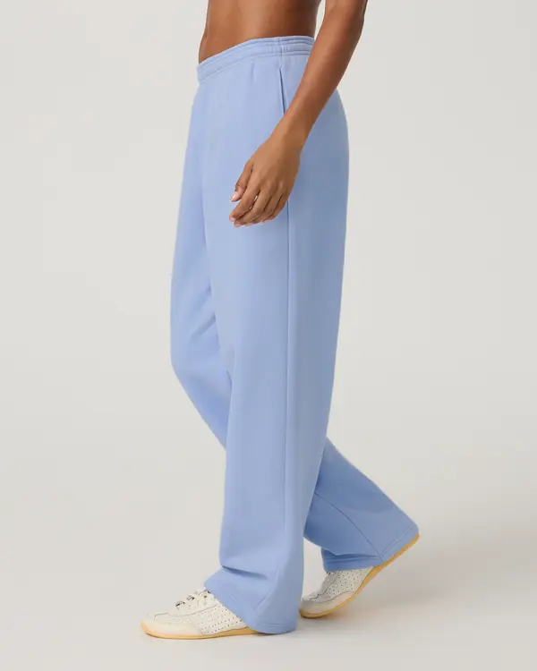 Vuori Restore Straight Leg Sweatpant-short - Celestial