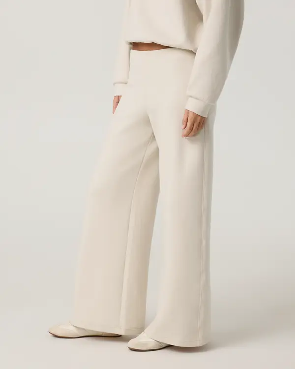 Vuori Galaxy High Rise Wideleg- Shorts - Bone