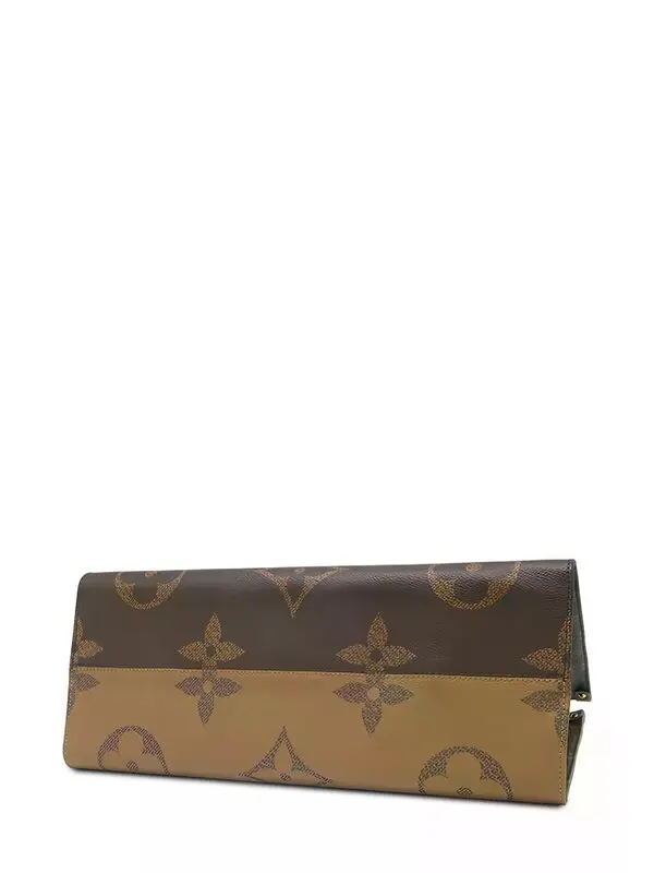 LOUIS VUITTON 2021-2026 Monogram Reverse Giant Onthego Gm Satchel