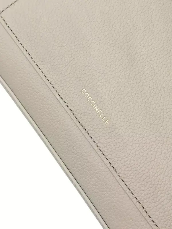 COCCINELLE Nikla Medium Grained Shoulder Bag