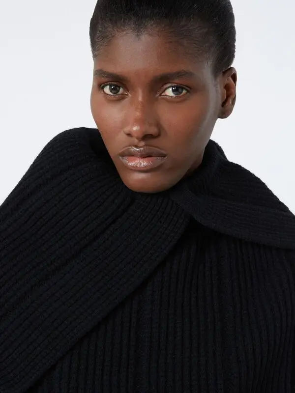 Max Mara Sleeveless Stretch Wool Sweater
