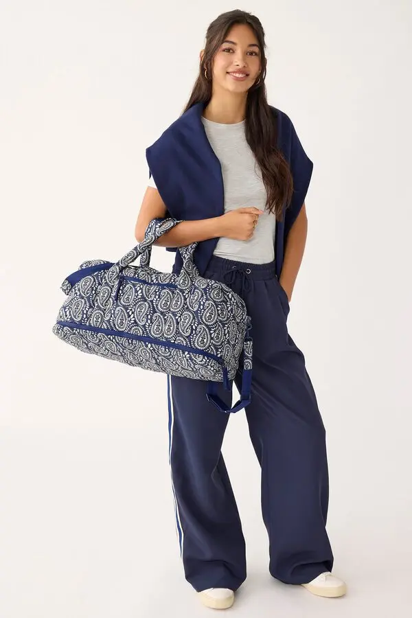 VERA BRADLEY Hollyhill Duffel In Waves Paisley