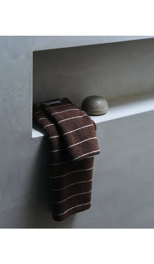 HOMMEY Face Towel In Brown