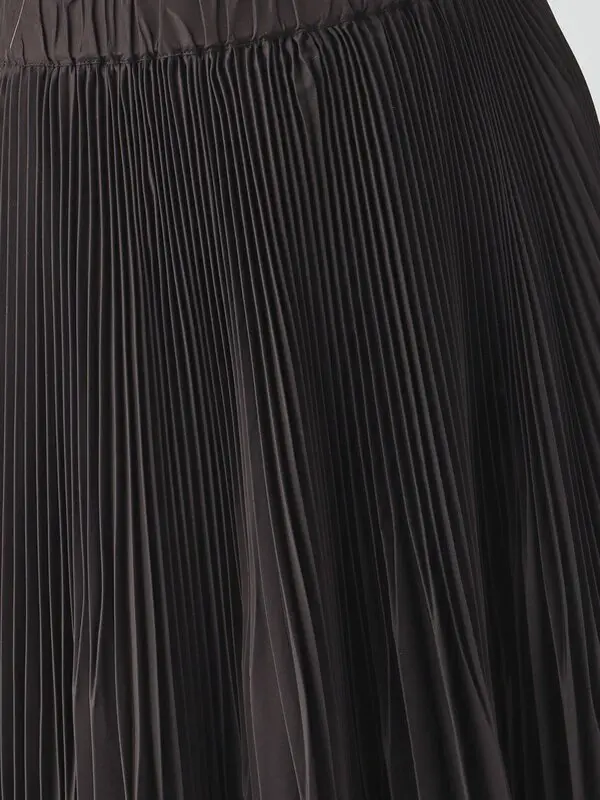 MEIMEIJ Pleated Crêpe Midi Skirt With An Elasticised High Waist - Black