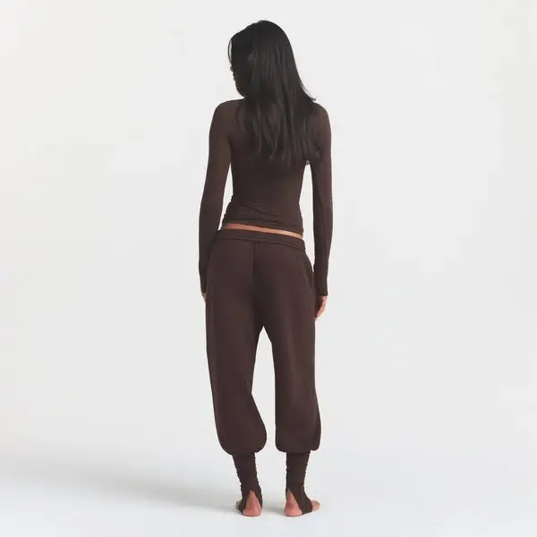 SKIMS Leg Warmer Sweatpant With Embossed Logo | | Cotton Fleece