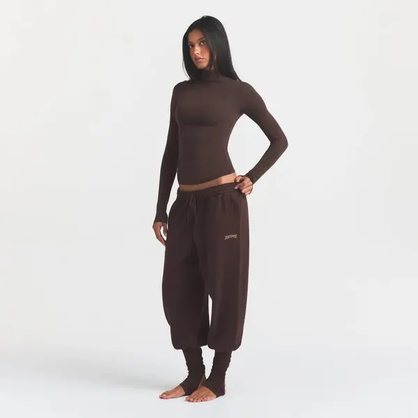 SKIMS Leg Warmer Sweatpant With Embossed Logo | | Cotton Fleece