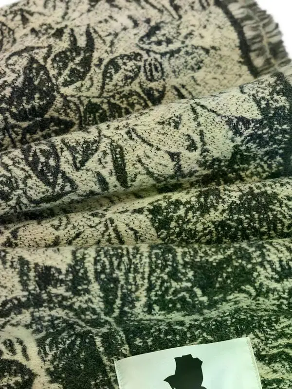 THE EROSE Jacquard Fringe-trim Throw