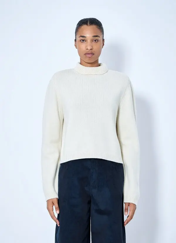 RÓHE Statement Shoulder Cropped Turtleneck - Cream