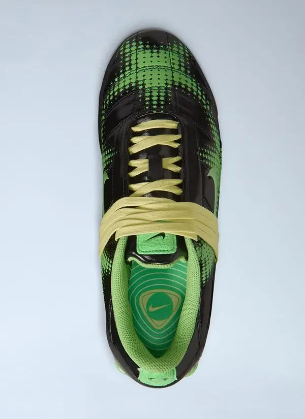 Nike Total 90 Shox Magia Sneakers