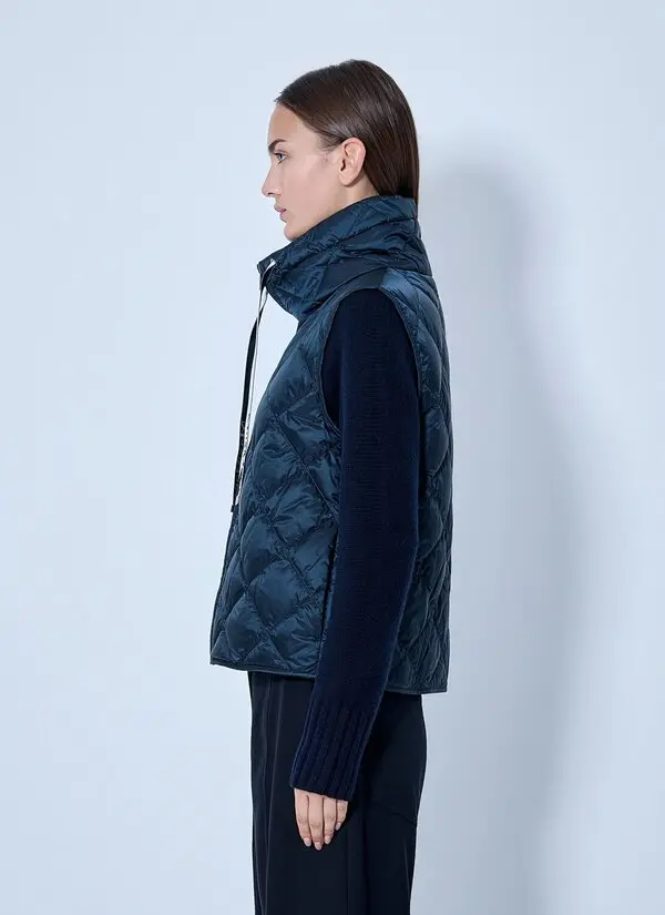 Max Mara Quilted Gilet With Drawstring Collar - Navy
