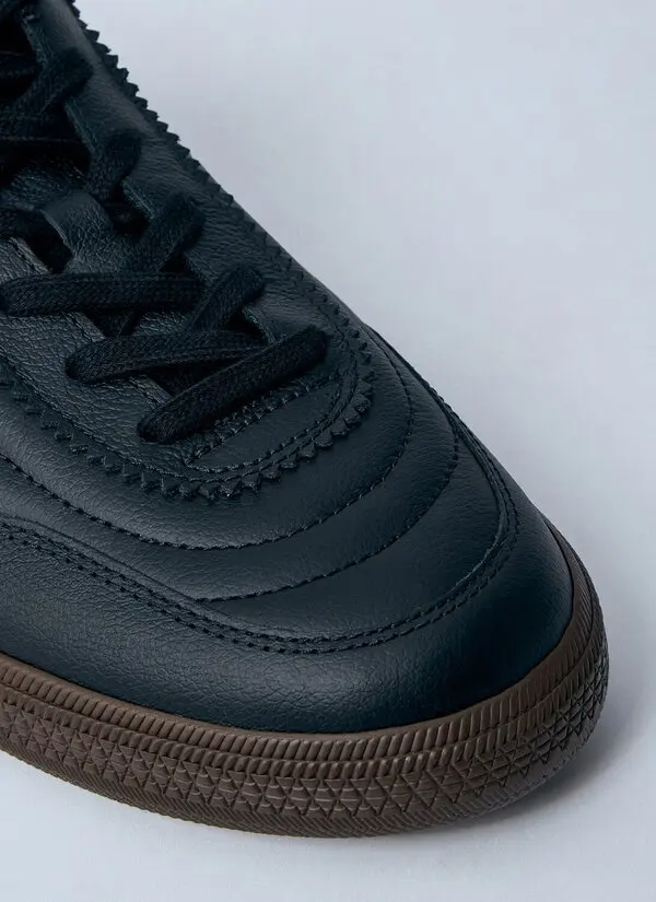 VEJA Panenka Sneakers