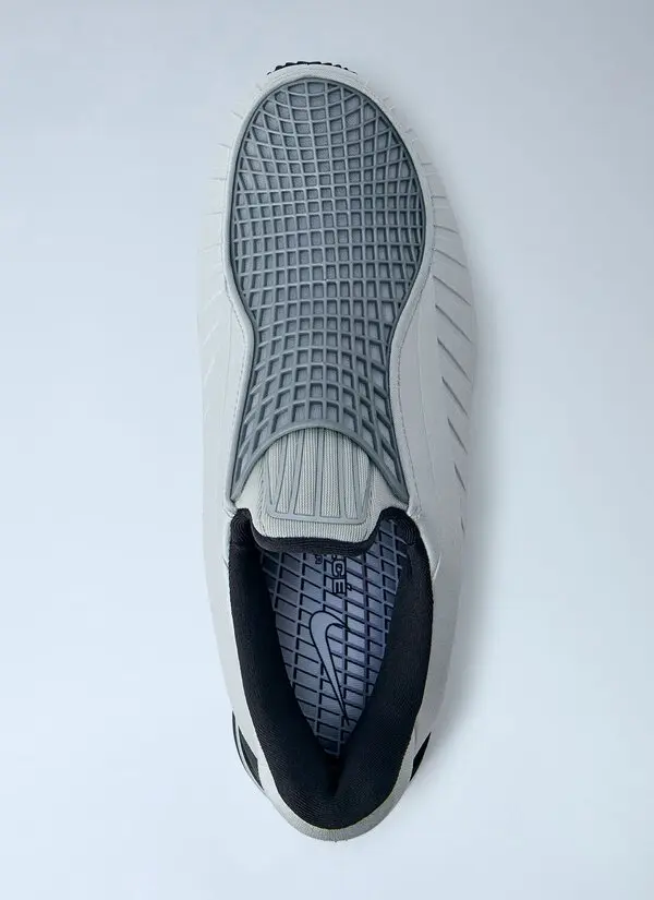 Nike Air Max Dolce Sneakers - Silver