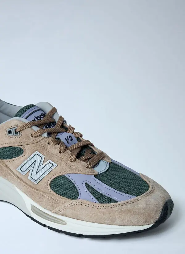 NEW BALANCE 991v2 Sneakers