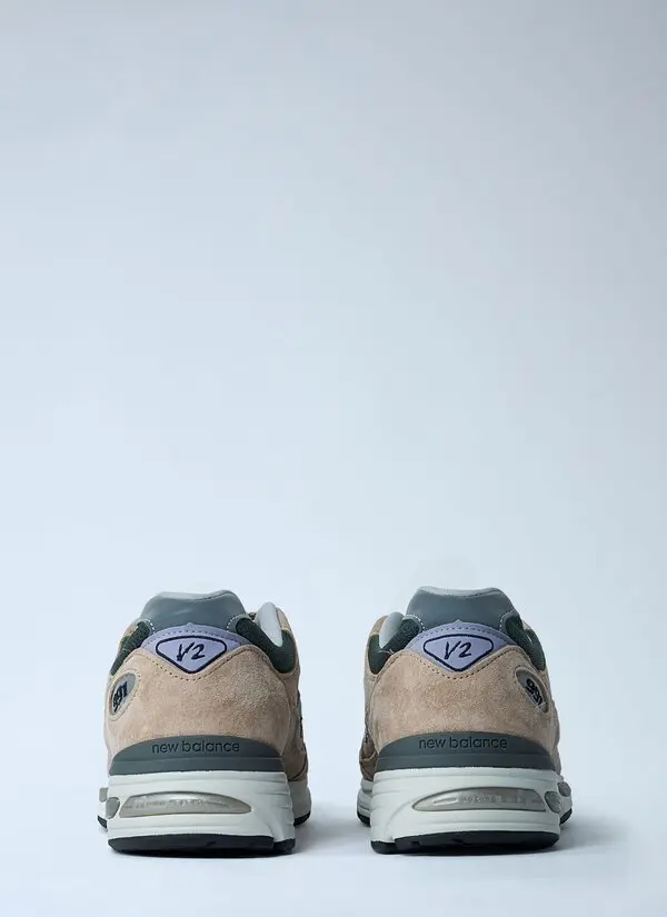NEW BALANCE 991v2 Sneakers