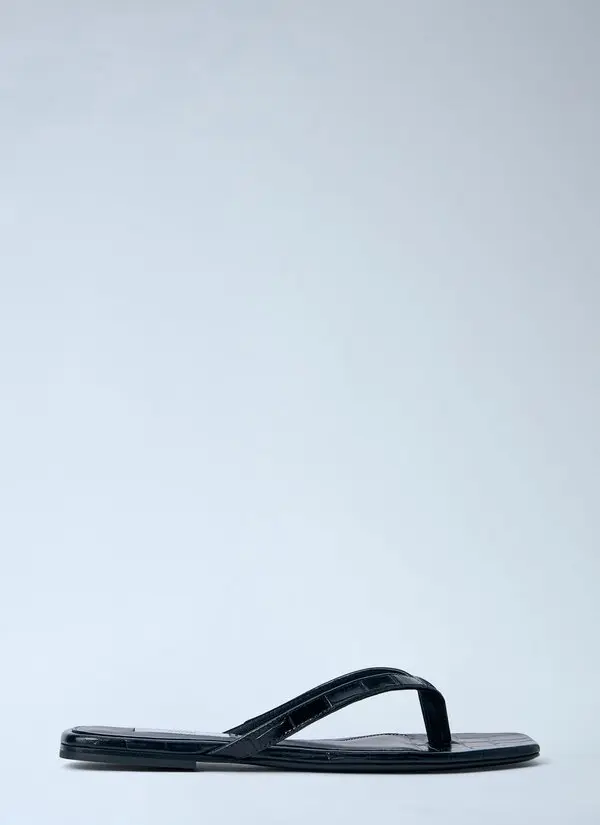 TOTEME Leather Flip Flops - Black