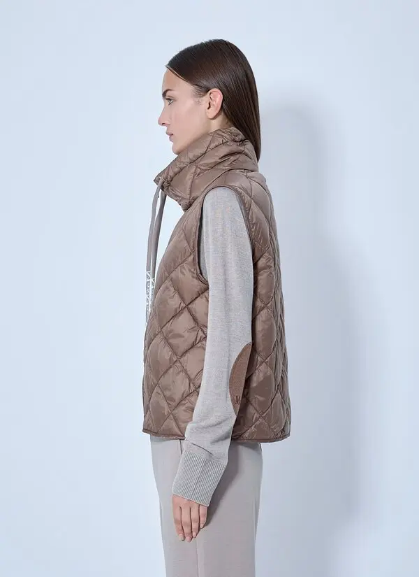 Max Mara Quilted Gilet With High Neck - Camel