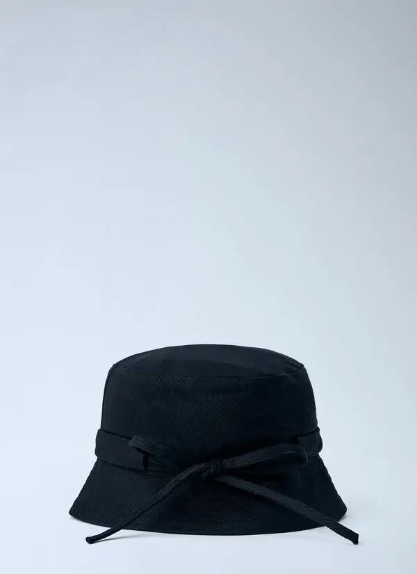 Jacquemus Le Bob Gadjo Bucket Hat