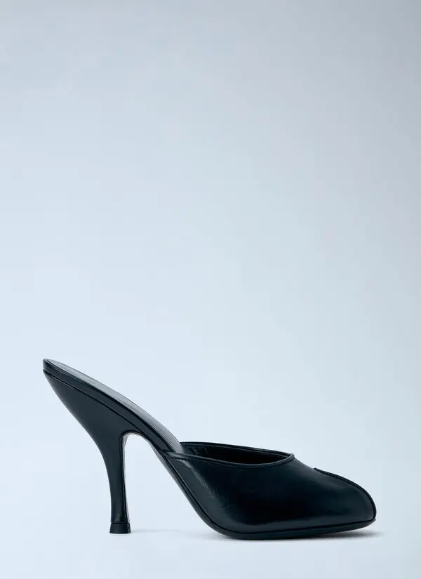 JUDE Date Mules - Black
