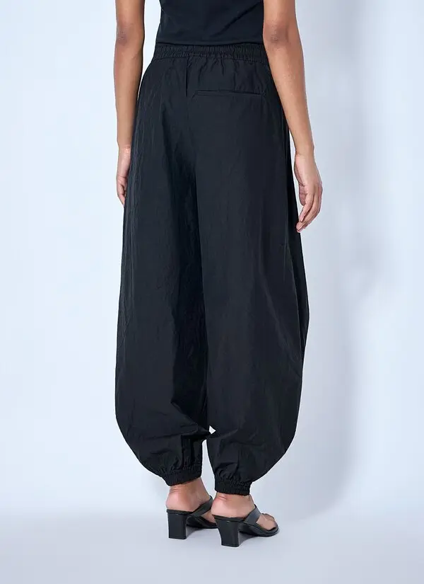 RÓHE Balloon Track Pants