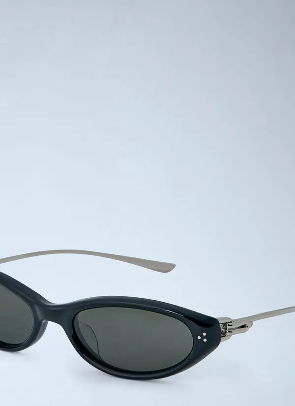 GENTLE MONSTER Crepe 01 Cat-eye Sunglasses