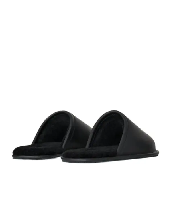 UGG All Gender Hotel Chavarria Slipper