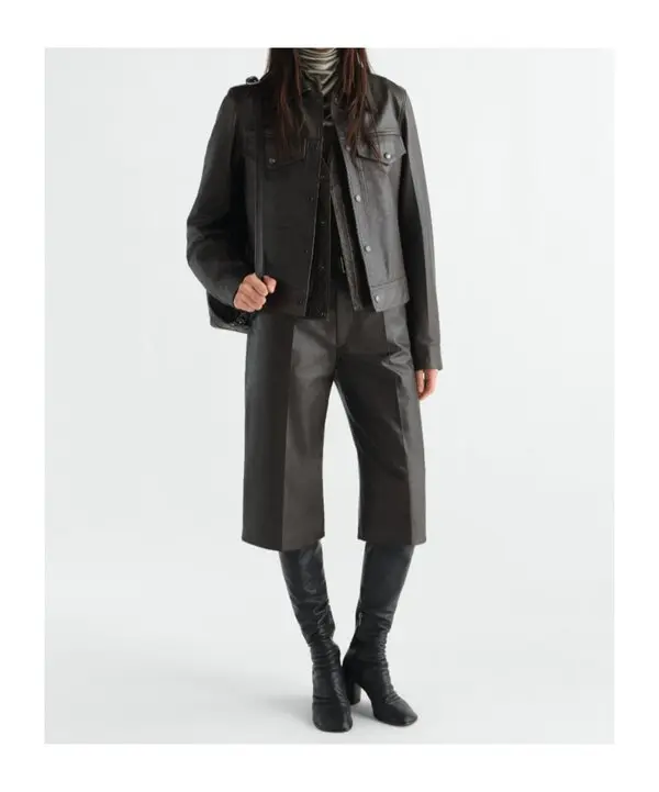 LEMAIRE Bermuda Shorts In Glossy Leather - Coffee