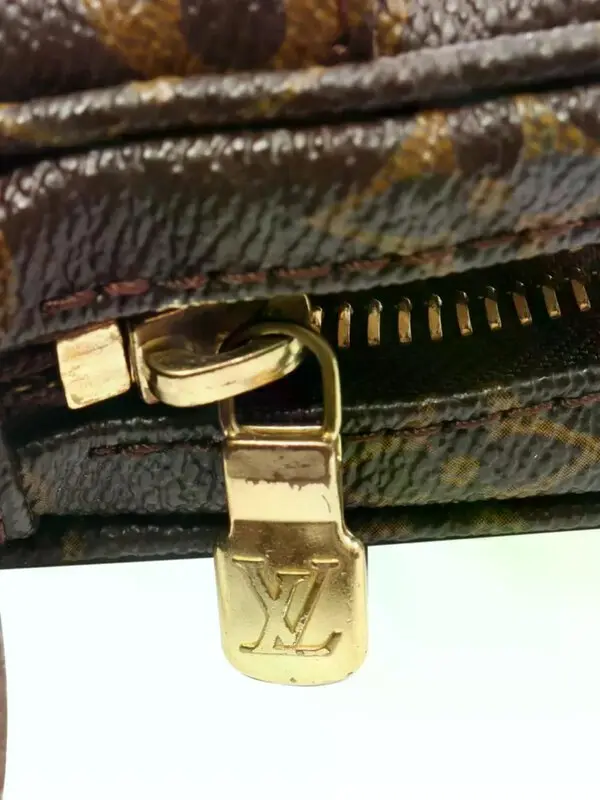 LOUIS VUITTON 2009 Monogram Trotteur Beaubourg Crossbody Bag - Brown