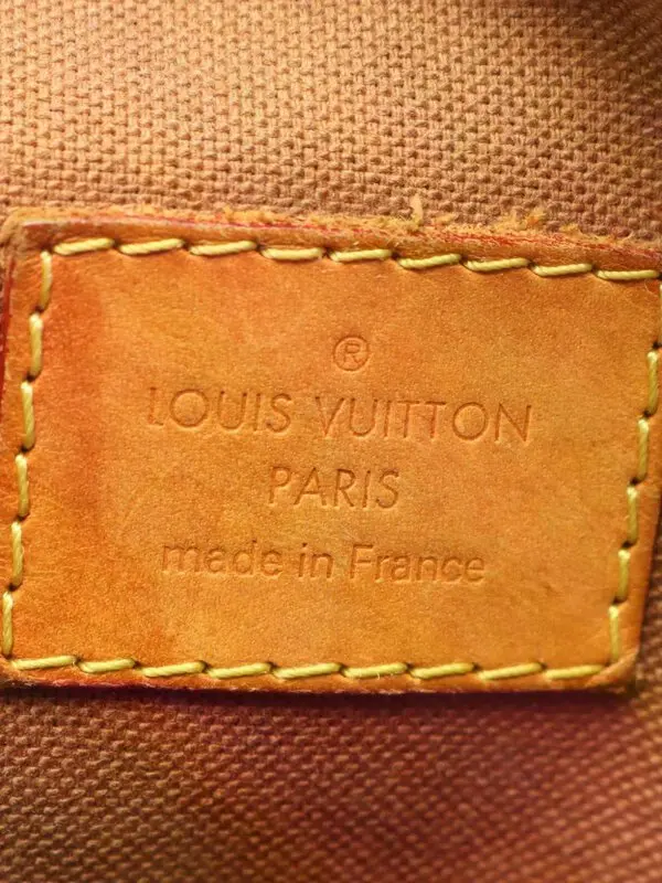 LOUIS VUITTON 2009 Monogram Trotteur Beaubourg Crossbody Bag