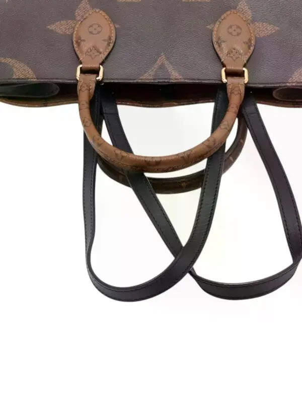 LOUIS VUITTON 2021-2026 Monogram Reverse Giant Onthego Mm Satchel