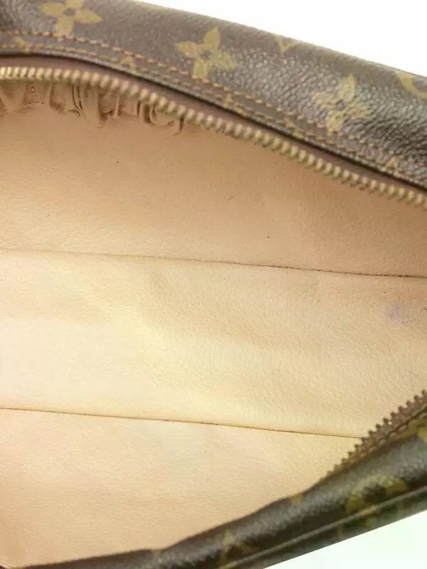 LOUIS VUITTON 1984 Monogram Trousse Toilette 28 Clutch Bag