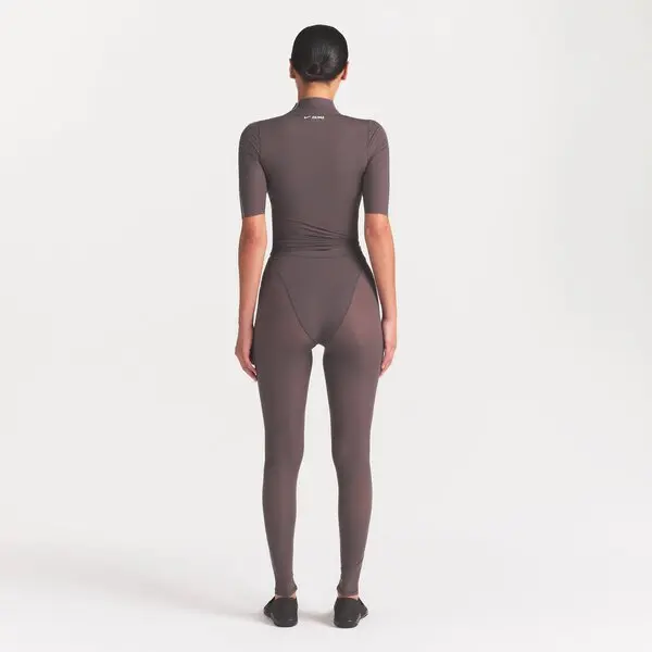 SKIMS V Panel 28" Legging | Grey | | Nike Weightless Layers
